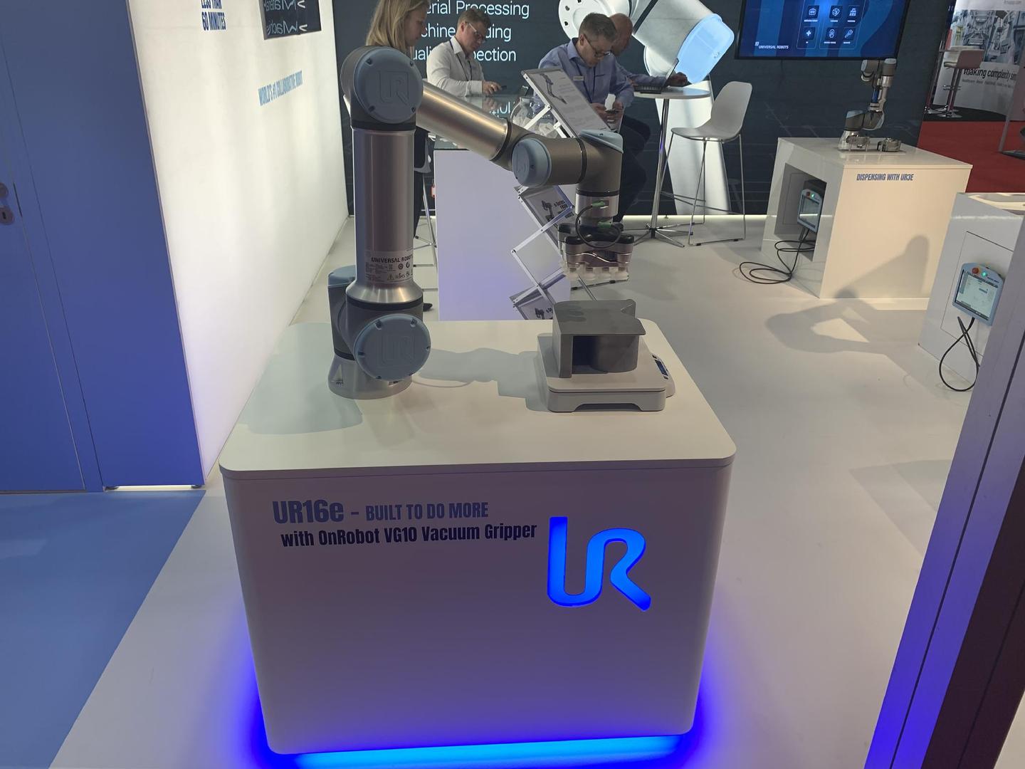 SHOW NEWS: Universal Robots launches new UR16e cobot - Robotics and Automation 2019 - Robotics ...